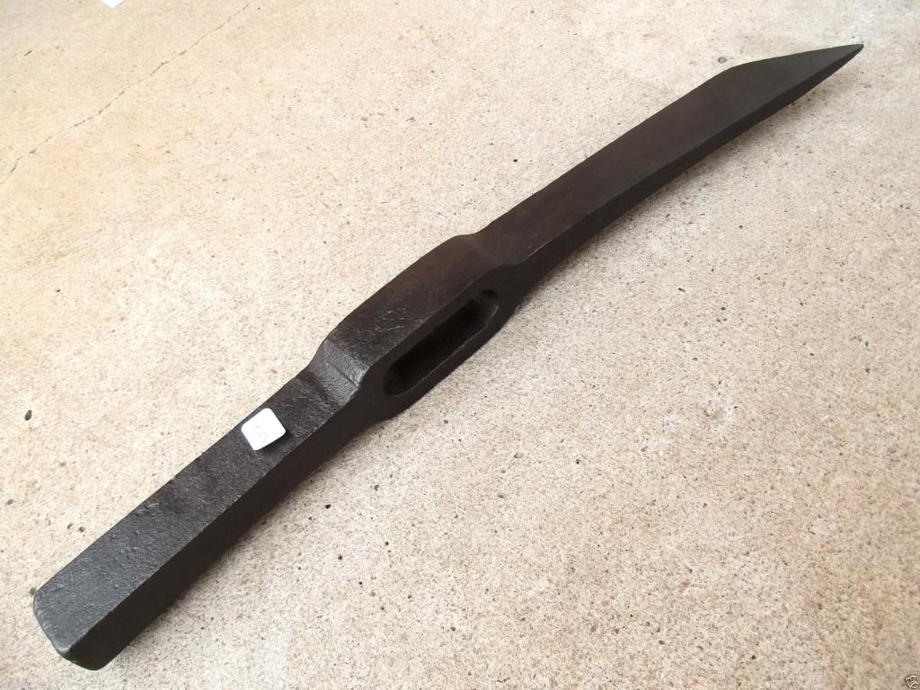 OUTILS ANCIENS - ART POPULAIRE : bisaigue avec manche