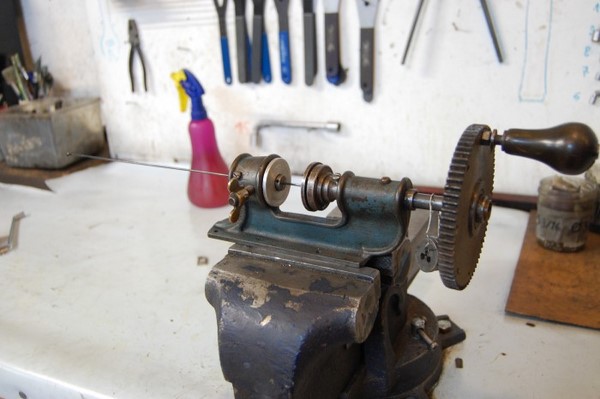 OUTILS ANCIENS - ART POPULAIRE :: machine à filetage