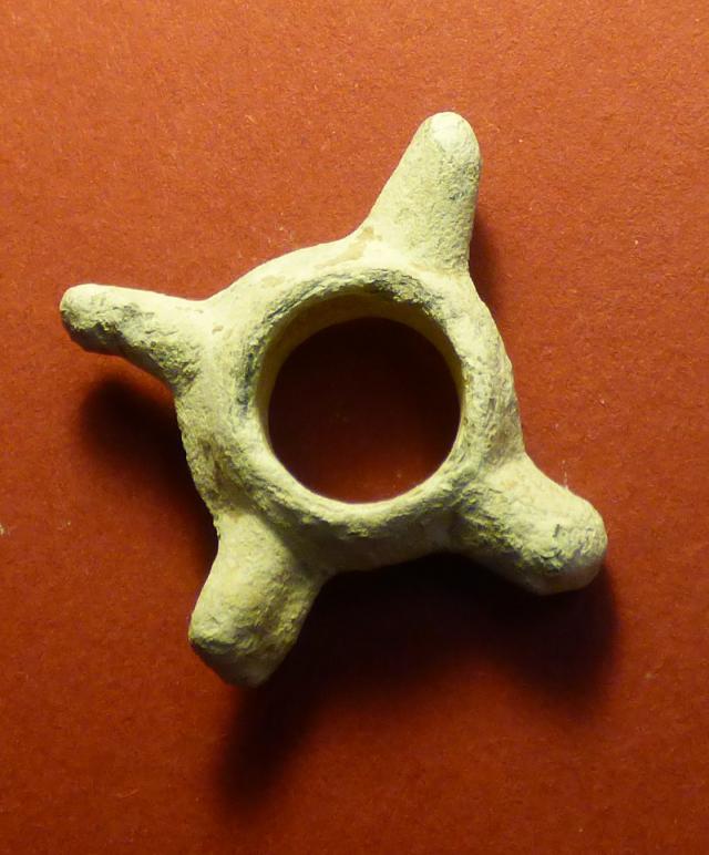 OUTILS ANCIENS - ART POPULAIRE : poids en plomb et autres objets en plomb