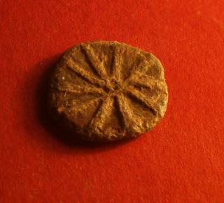 OUTILS ANCIENS - ART POPULAIRE : poids en plomb et autres objets en plomb