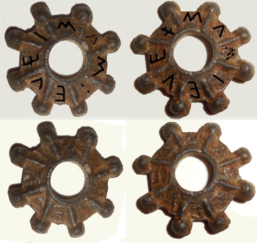 OUTILS ANCIENS - ART POPULAIRE : poids en plomb et autres objets en plomb