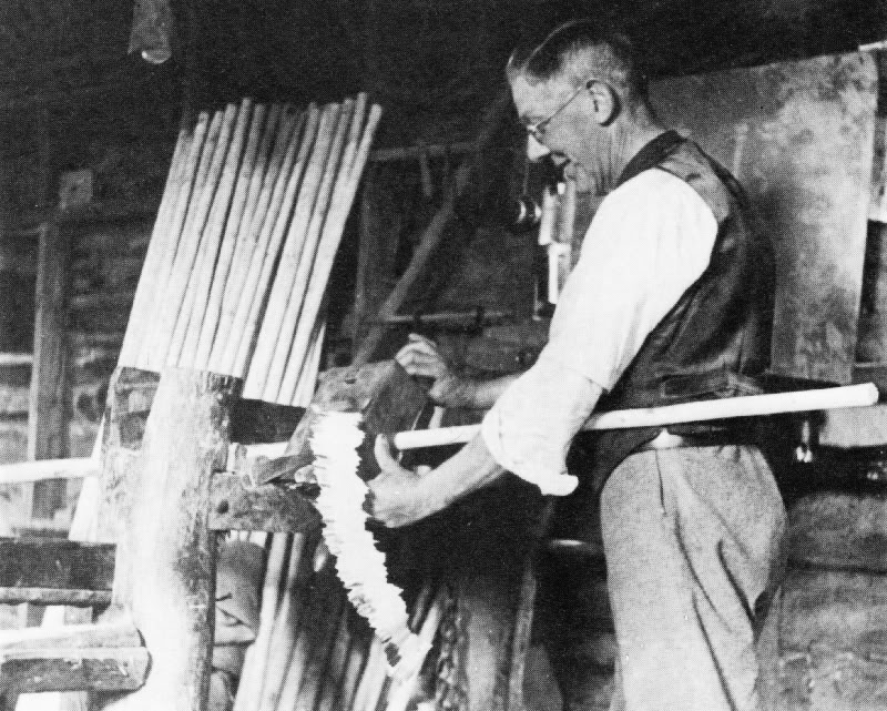 OUTILS ANCIENS - ART POPULAIRE : rabot de charron?