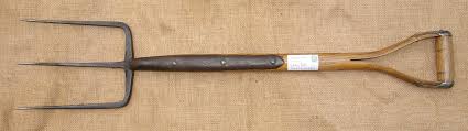 OUTILS ANCIENS - ART POPULAIRE :: Fixation fourche ancienne