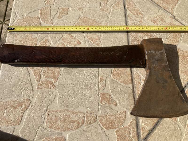 OUTILS ANCIENS - ART POPULAIRE : 2 HACHES à identifier svp