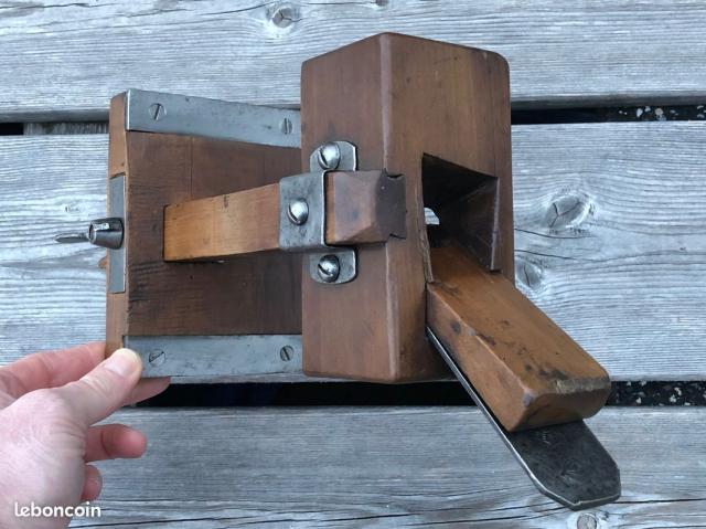 OUTILS ANCIENS - ART POPULAIRE : RABOT POUR CHANFREINER LES FONDS DE ...