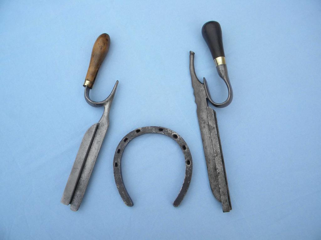 OUTILS ANCIENS - ART POPULAIRE : BOUTOIR