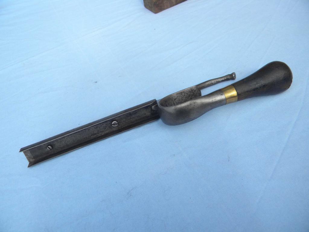 OUTILS ANCIENS - ART POPULAIRE : BOUTOIR