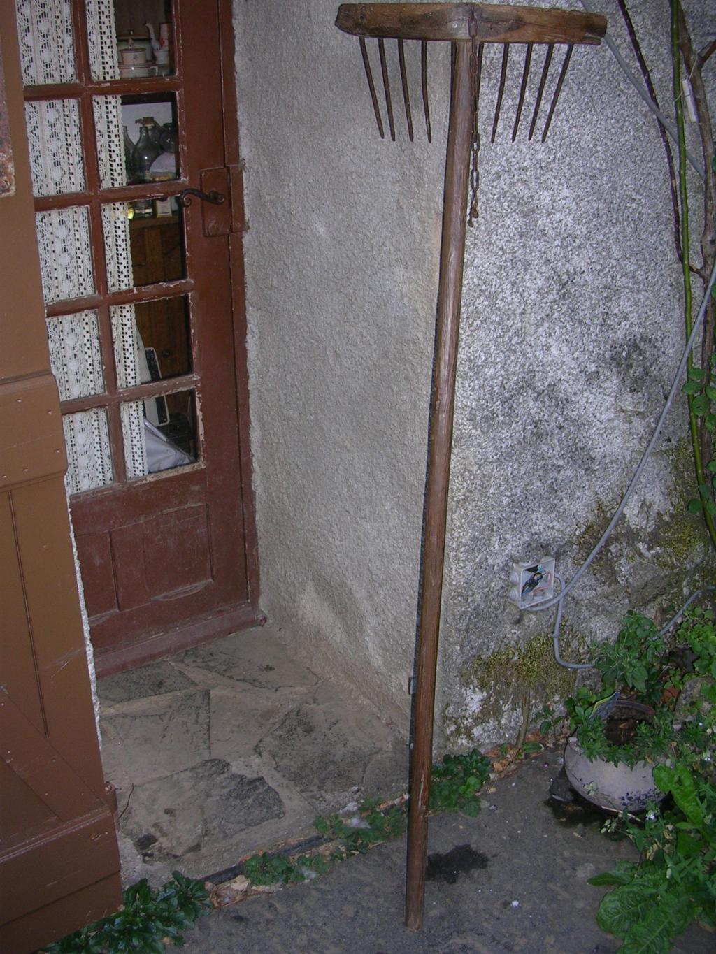 OUTILS ANCIENS - ART POPULAIRE :: Drole de rateau