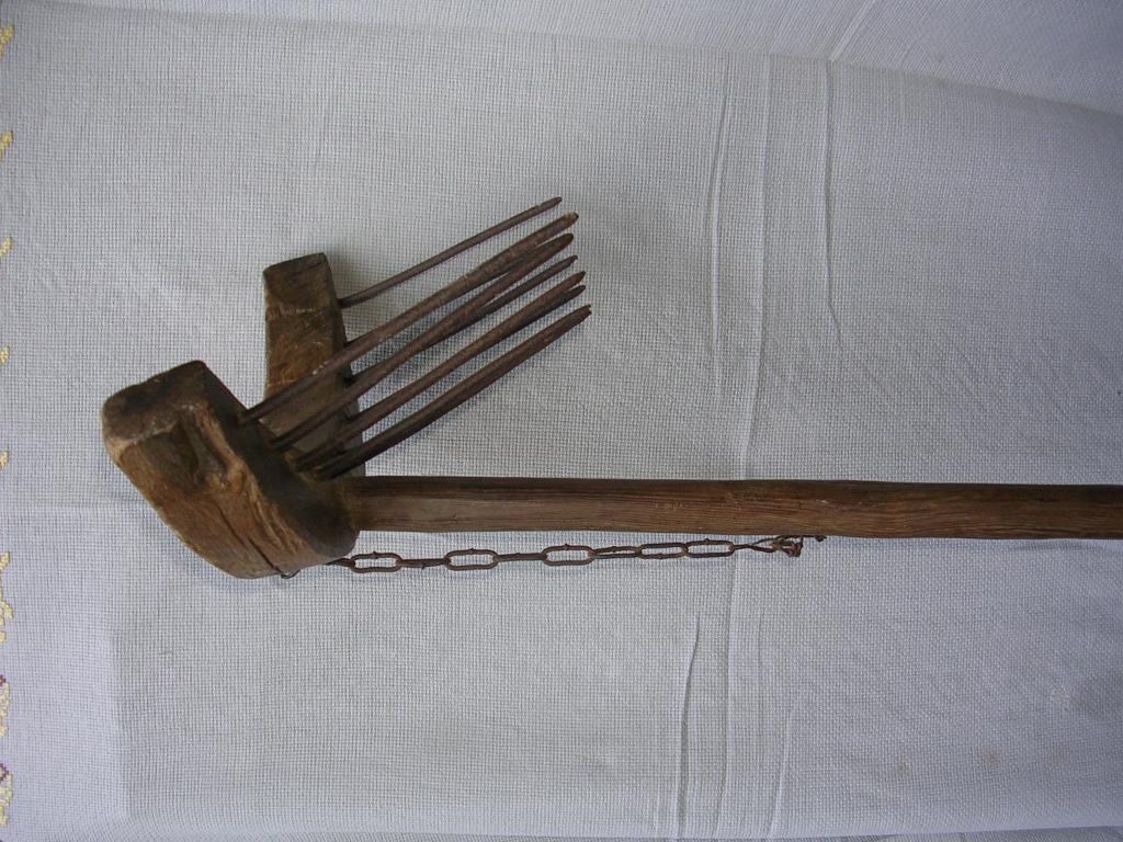 OUTILS ANCIENS - ART POPULAIRE :: Drole de rateau