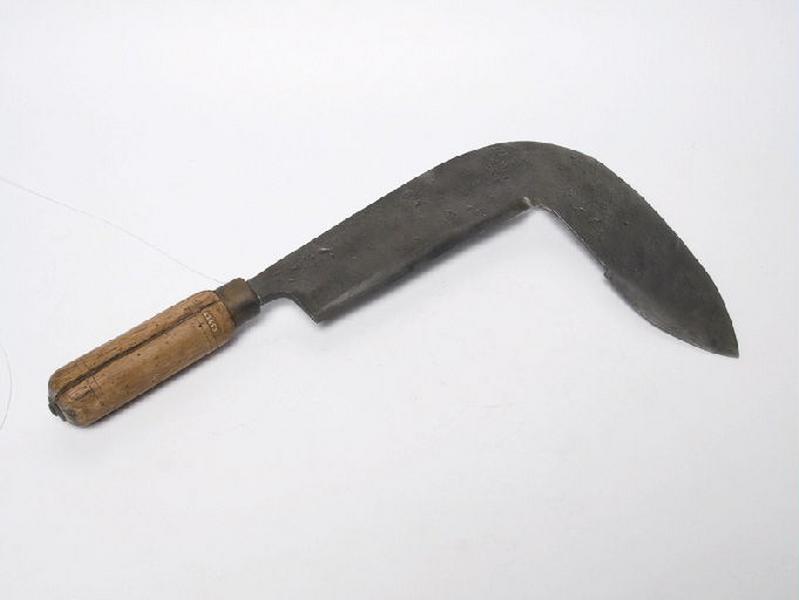 OUTILS ANCIENS - ART POPULAIRE : Une serpe pour quel usage??