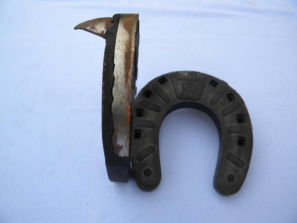 OUTILS ANCIENS - ART POPULAIRE :: Fers à cheval