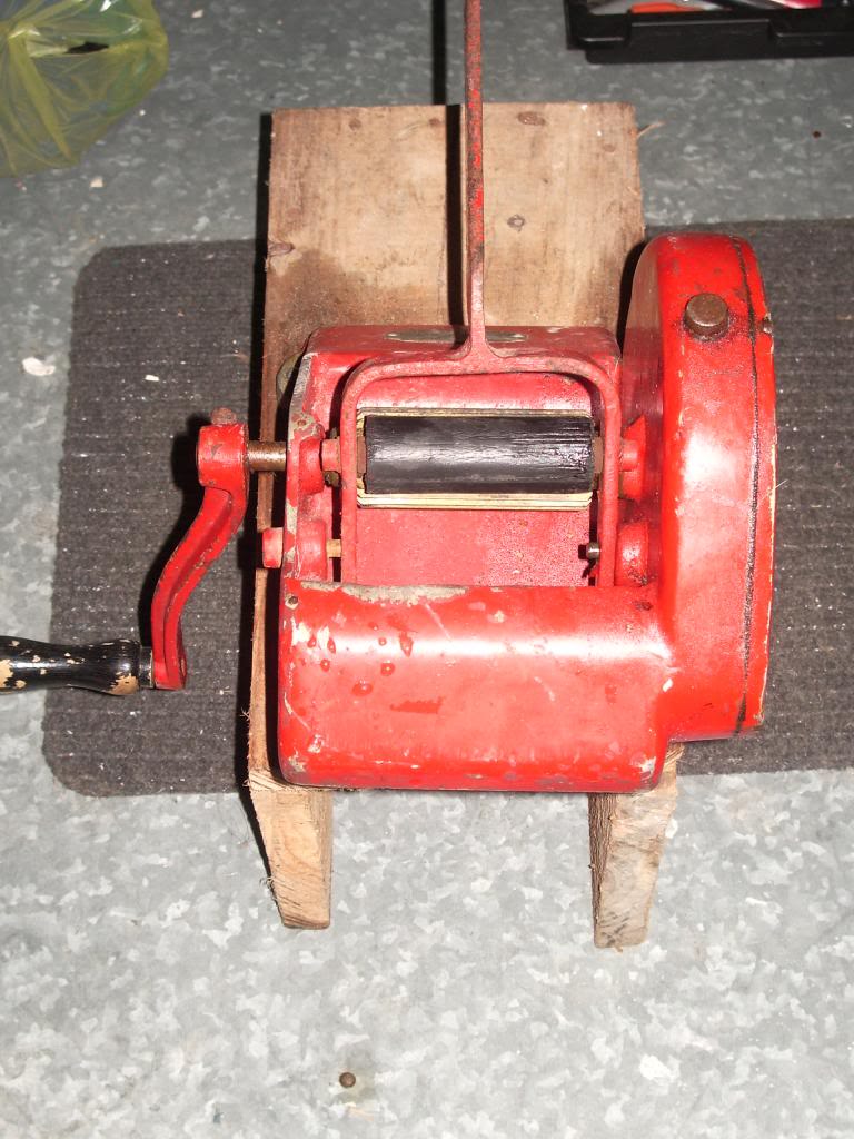 OUTILS ANCIENS - ART POPULAIRE : IDENTIFIÉE comme Machine à préparer ...