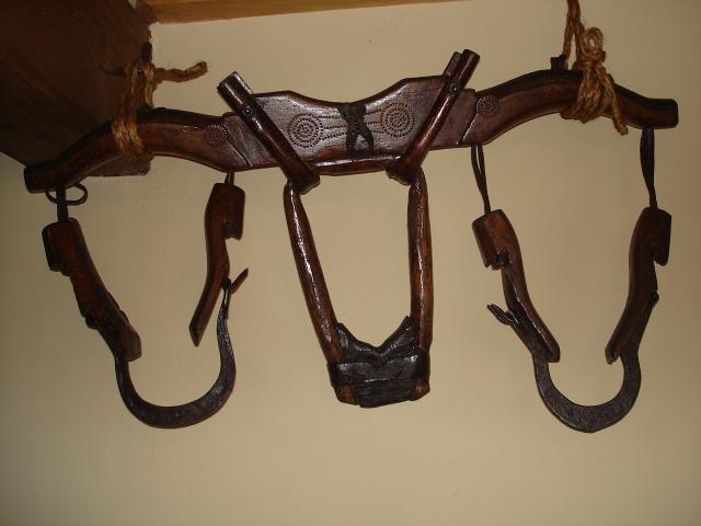 OUTILS ANCIENS - ART POPULAIRE :: joug collier