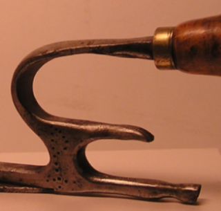 OUTILS ANCIENS - ART POPULAIRE :: BOUTOIR