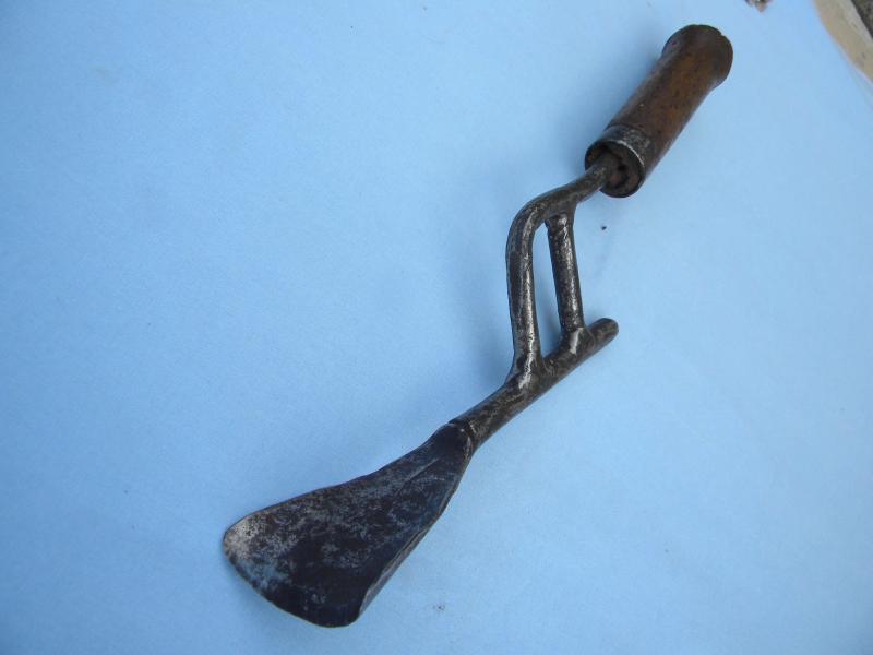 OUTILS ANCIENS - ART POPULAIRE : BOUTOIR