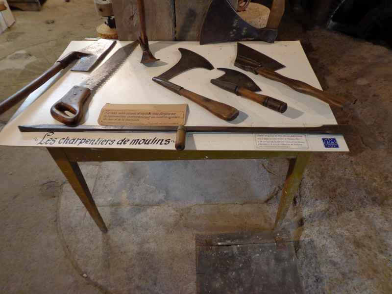 OUTILS ANCIENS - ART POPULAIRE : bisaigue avec manche