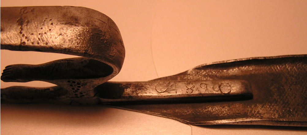 OUTILS ANCIENS - ART POPULAIRE : BOUTOIR