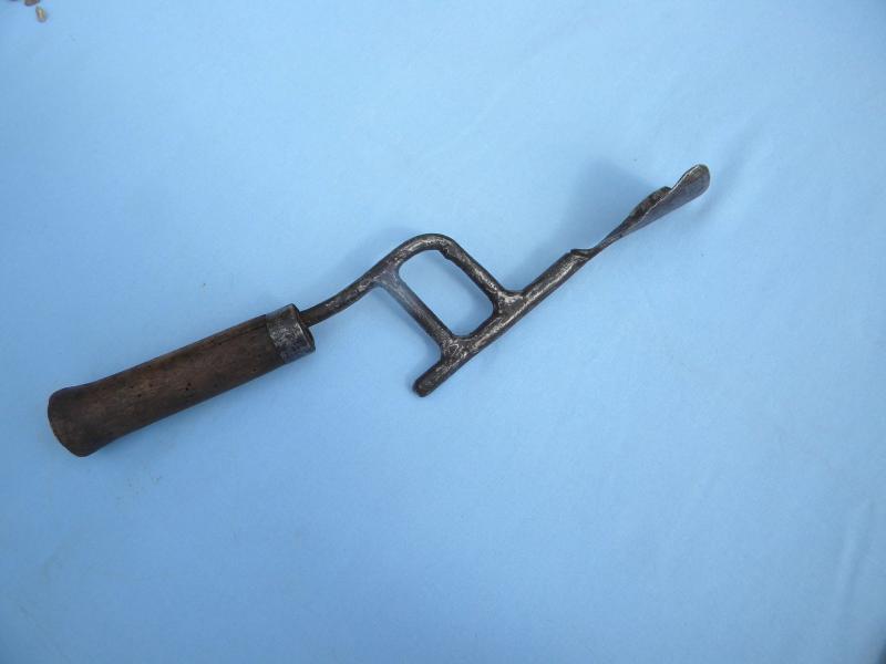 OUTILS ANCIENS - ART POPULAIRE : BOUTOIR