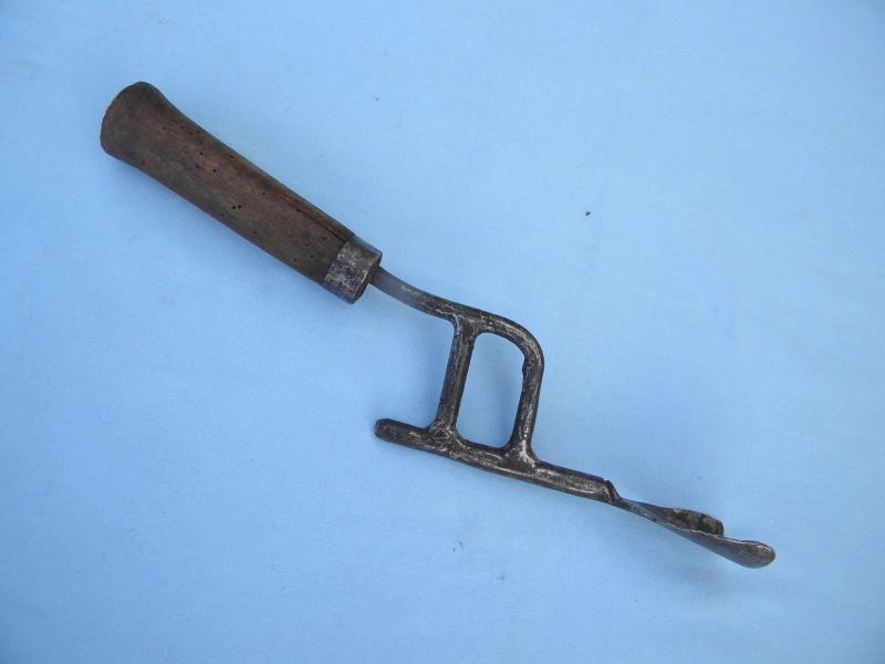 OUTILS ANCIENS - ART POPULAIRE : BOUTOIR