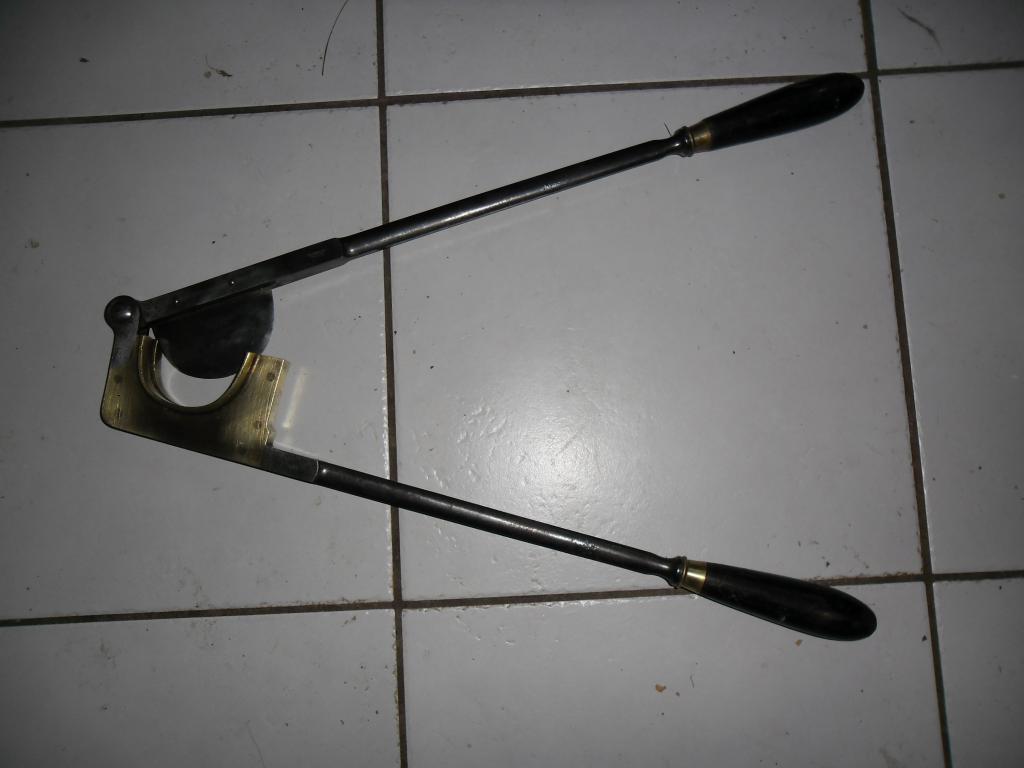 OUTILS ANCIENS - ART POPULAIRE :: BOUTOIR