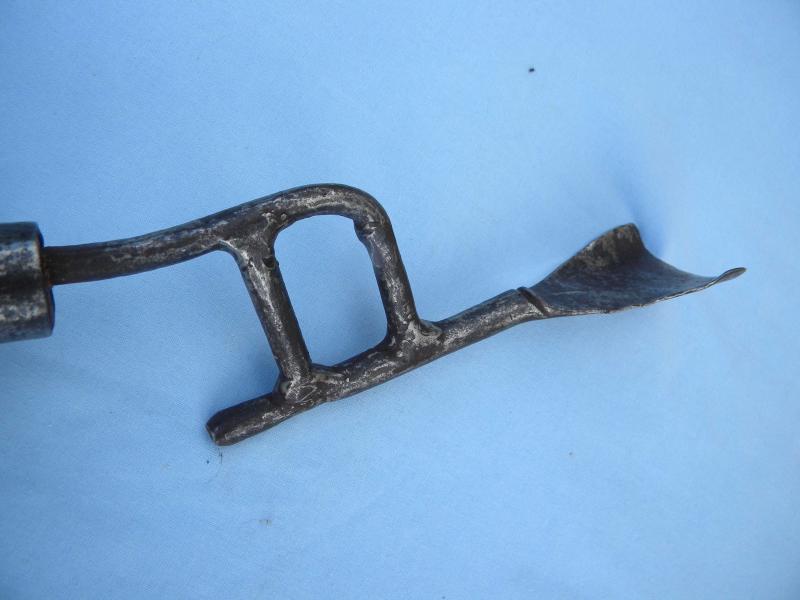OUTILS ANCIENS - ART POPULAIRE : BOUTOIR