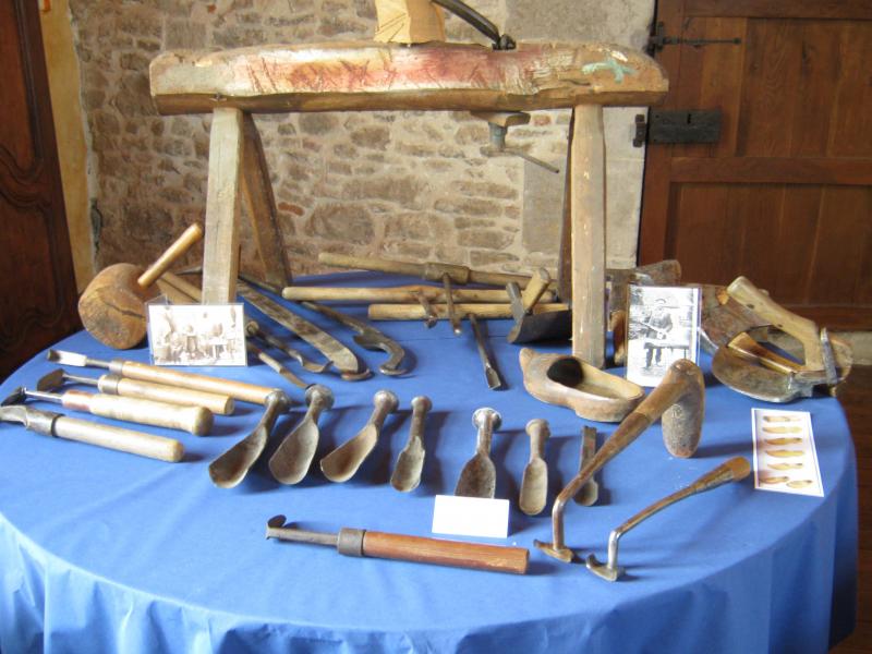 OUTILS ANCIENS - ART POPULAIRE : Boutoir de sabotier