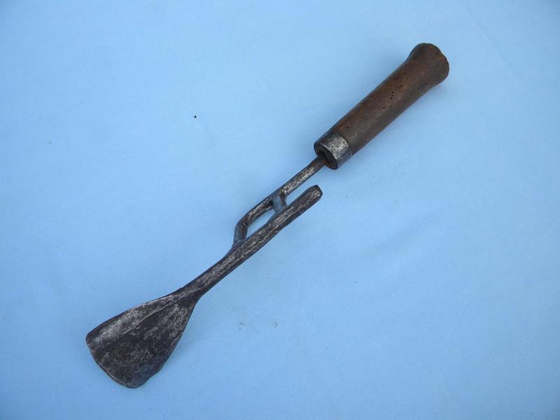 OUTILS ANCIENS - ART POPULAIRE : BOUTOIR